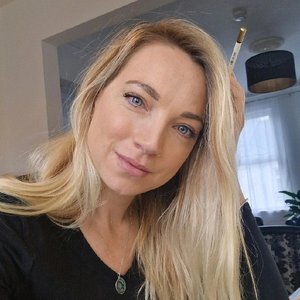 Hannah Leadbetter | Saatchi Art