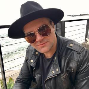 Daniel Mooney | Saatchi Art